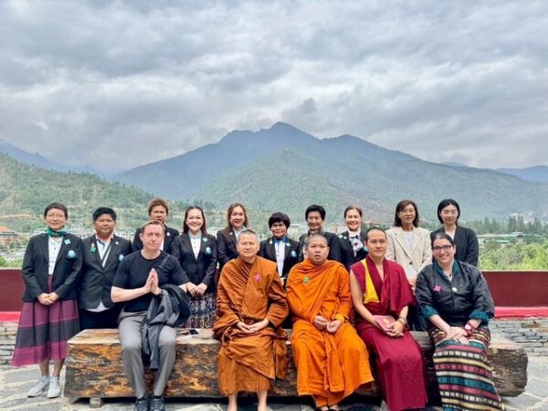 พระเมธีวัชรบัณฑิต, ศ.ดร. นำคณะนิสิตปริญญาเอก มจร. เข้าร่วมสัมมนา “Science, Meditation, and ...
